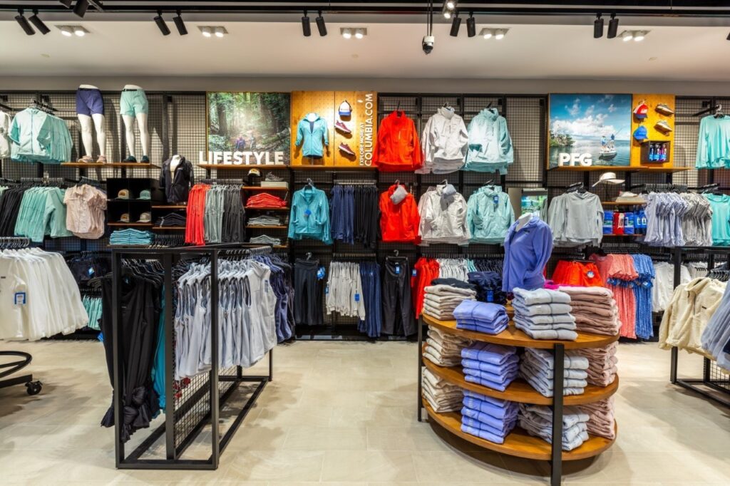 Tanger Outlets Sevierville: Stores, Photos, and What to Expect